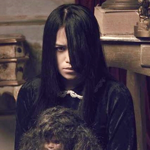 Profil The Sacred Riana yaitu Biodata, Profil Pribadi & Data Keluarga ...