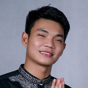 Tri Suaka: Berita, Foto, Video, Lirik Lagu, Profil & Bio | Halaman ...