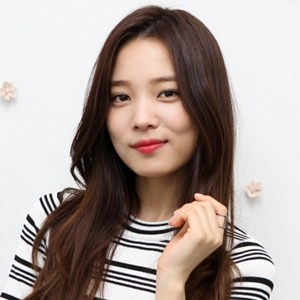Yoon So Hee: Berita, Foto, Video, Lirik Lagu, Profil & Bio | Halaman ...