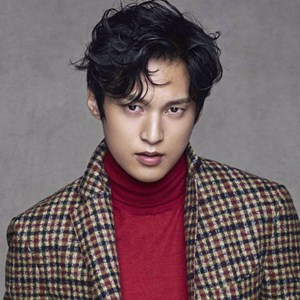 Yoon Sun Woo: Berita, Foto, Video, Lirik Lagu, Profil & Bio | Halaman ...